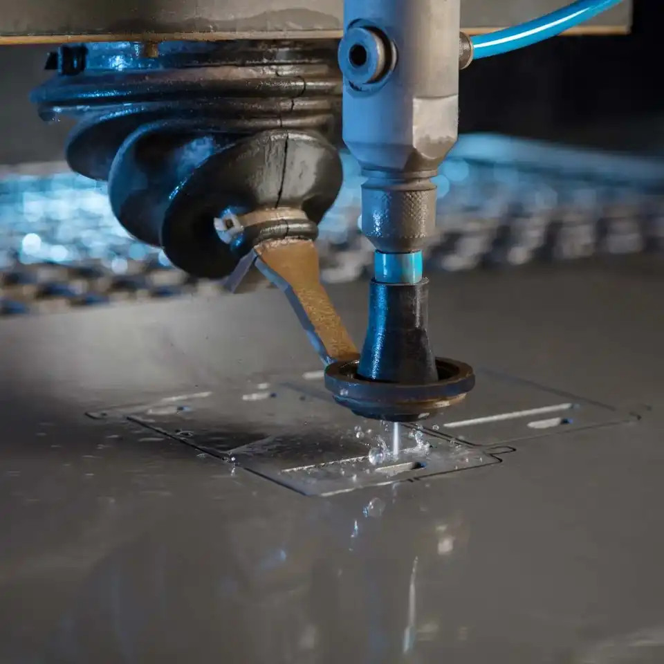Debitare CNC cu jet de apa