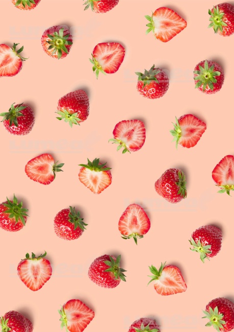 Vafa tort A3 model Capsuni - Lumea