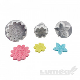 Set decupatoare diferite modele de Flori, 5, 4, 3.5 cm, 3 buc. - Lumea