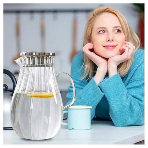 Carafa de sticla cu capac -model canelat 1,7 litri