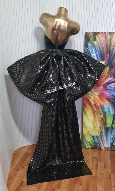 Capa/Brosa funda mare din paiete trena lunga