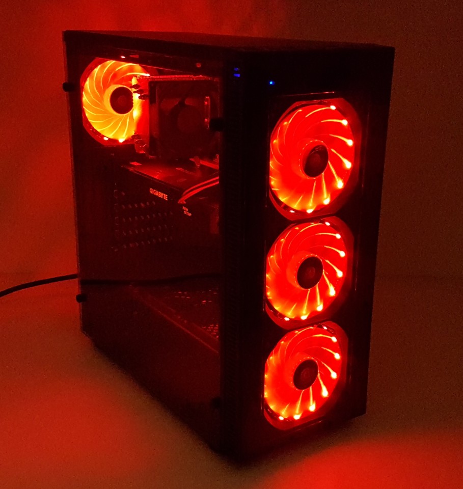 Calculator Gaming Intel Core i7 4770k, 16GB DDR3, SSD 480GB + 500GB HDD ...