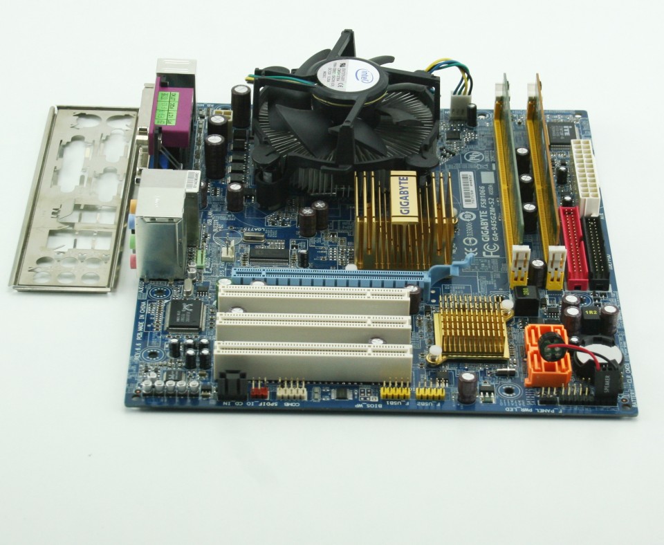 Kit GIGABYTE GA-945GZM-S2 + Intel Core 2 Duo E6400 + 2GB DDR2