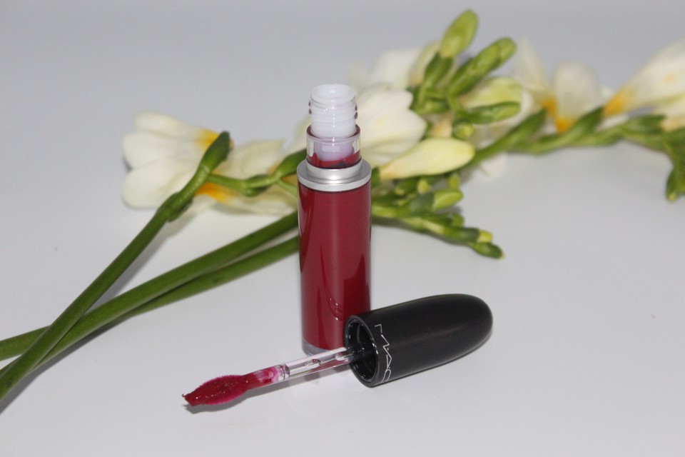 Ruj rezistent mat Mac Retro Matte Liquid Lipcolour Dance with me