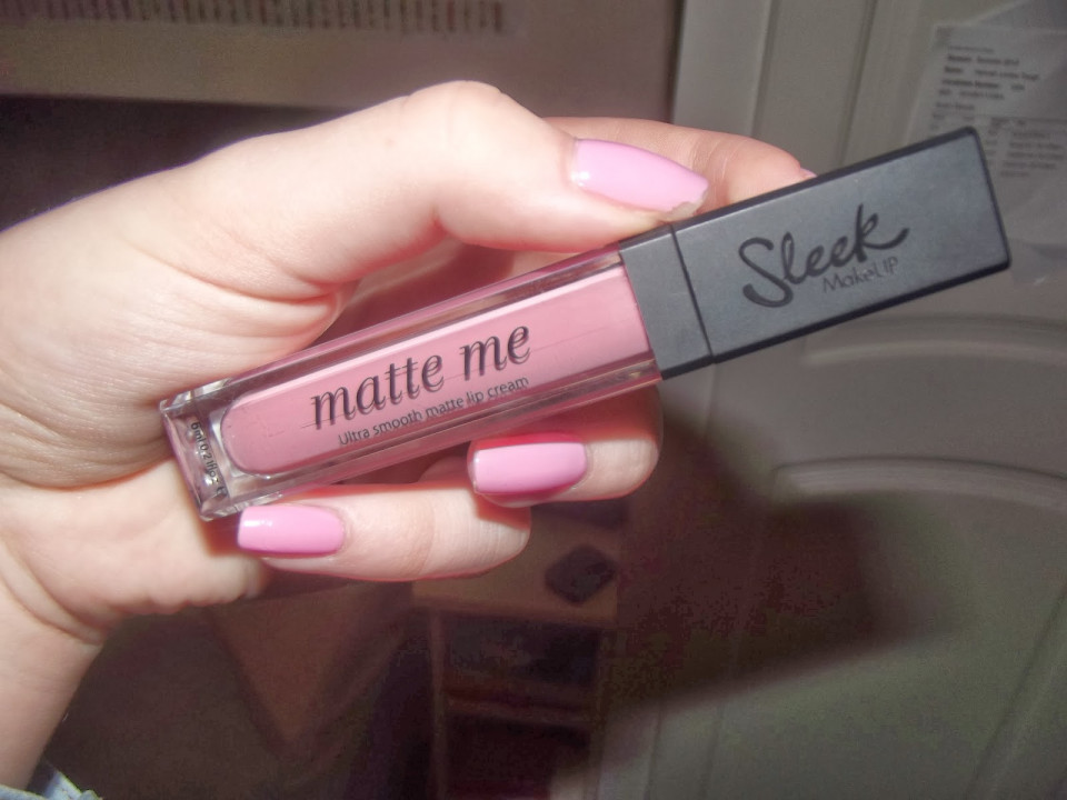 Ruj de buze lichid mat Sleek Matte Me Nuanta 435 Petal