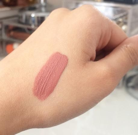 Ruj de buze lichid mat Sleek Matte Me Nuanta 436 Birthday Suit