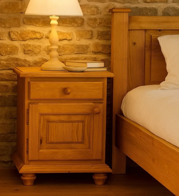 Noptiera Apuseni cu 1 usa si 1 sertar, lemn masiv, 50 x 36 x 64 cm